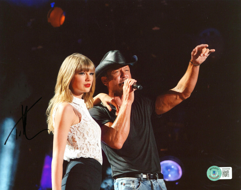 Tim McGraw Signed 8x10 Photo (Beckett) | Pristine Auction