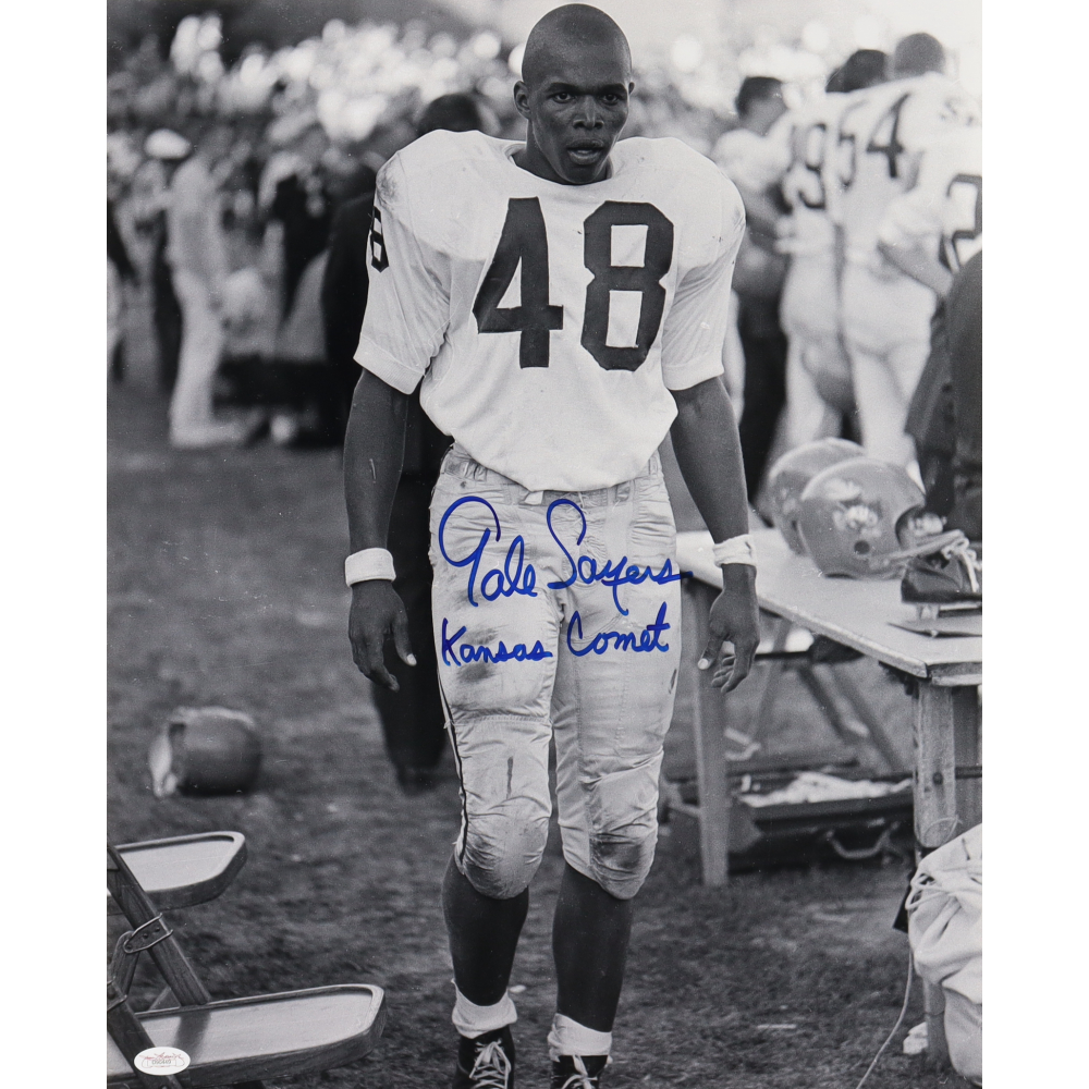 Gale Sayers Signed Bears 16x20 Photo Inscribed "Kansas Comet" (JSA) | Pristine Auction
