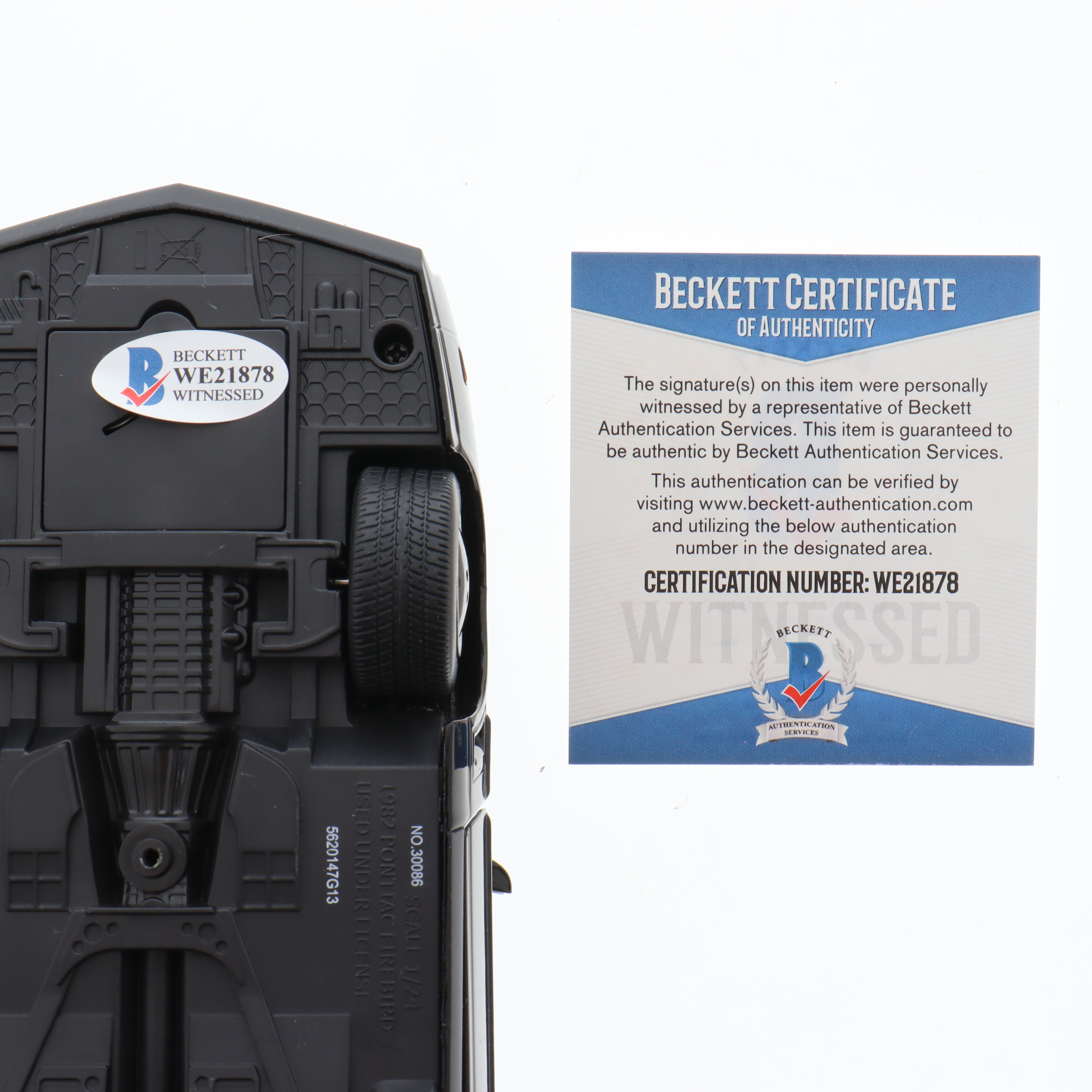 David Hasselhoff Signed "Knight Rider" 1:24 Diecast Car (Beckett ...