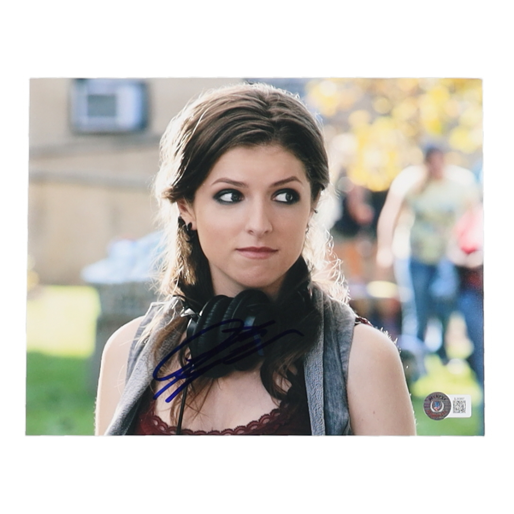 Anna Kendrick Signed "Pitch Perfect" 8x10 Photo (Beckett) | Pristine ...