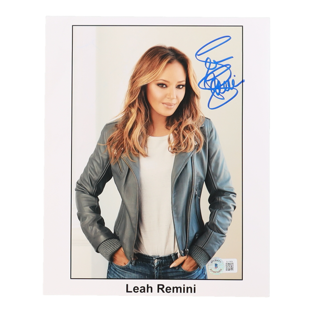 Leah Remini Signed 8x10 Photo (Beckett) | Pristine Auction