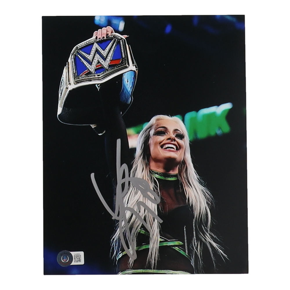 Liv Morgan Signed WWE 8x10 Photo (Beckett) | Pristine Auction