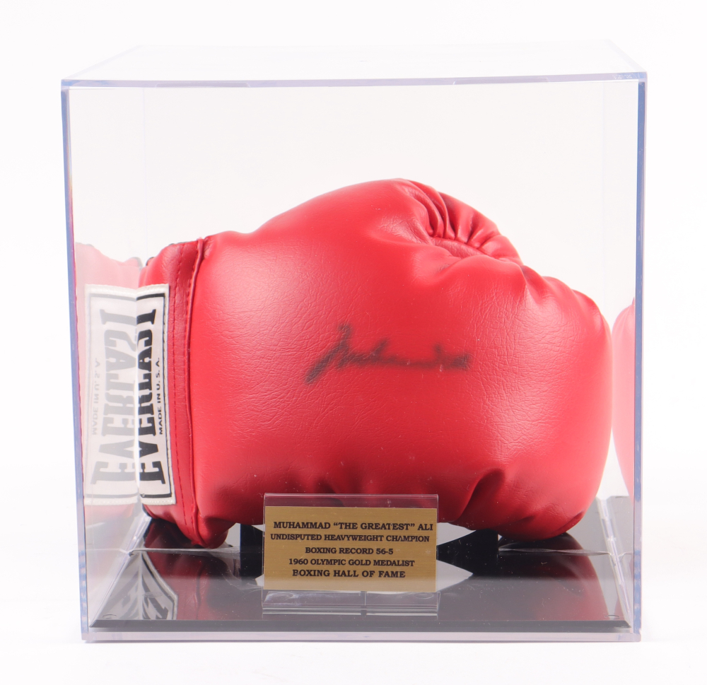 Muhammad Ali Signed Vintage Everlast Boxing Glove with Acrylic Display ...