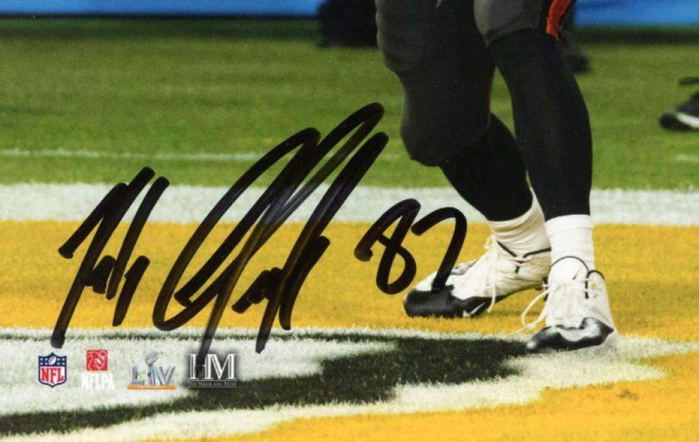 Rob Gronkowski Signed Buccaneers 8x10 Photo (Radtke) | Pristine Auction