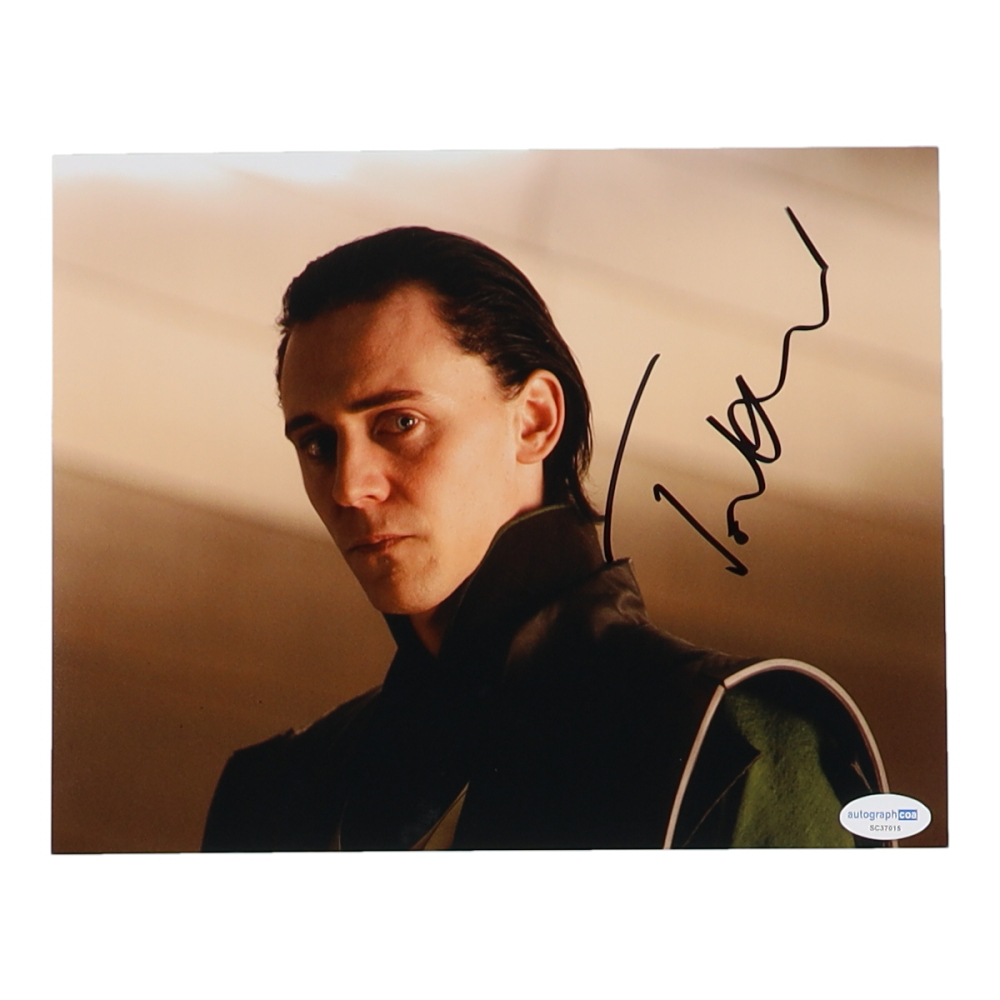 Tom Hiddleston Signed "Loki" 8x10 Photo (ACOA) | Pristine Auction