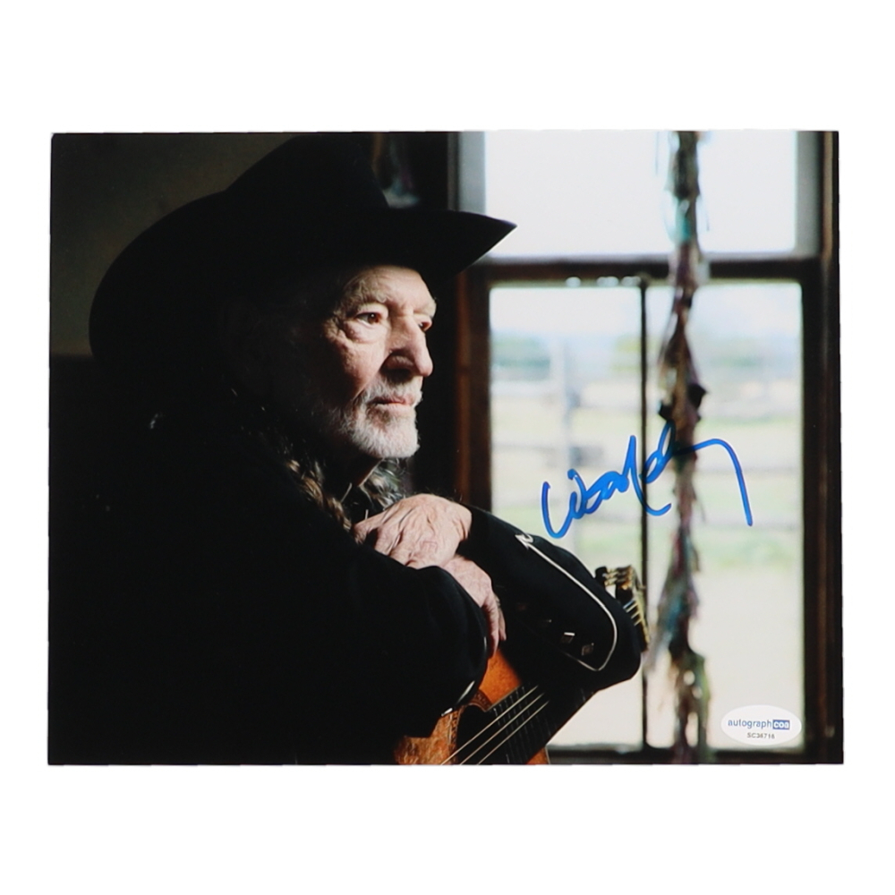 Willie Nelson Signed 8x10 Photo (AutographCOA) | Pristine Auction