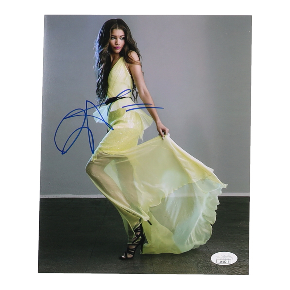 Zendaya Signed 8x10 Photo (JSA) | Pristine Auction