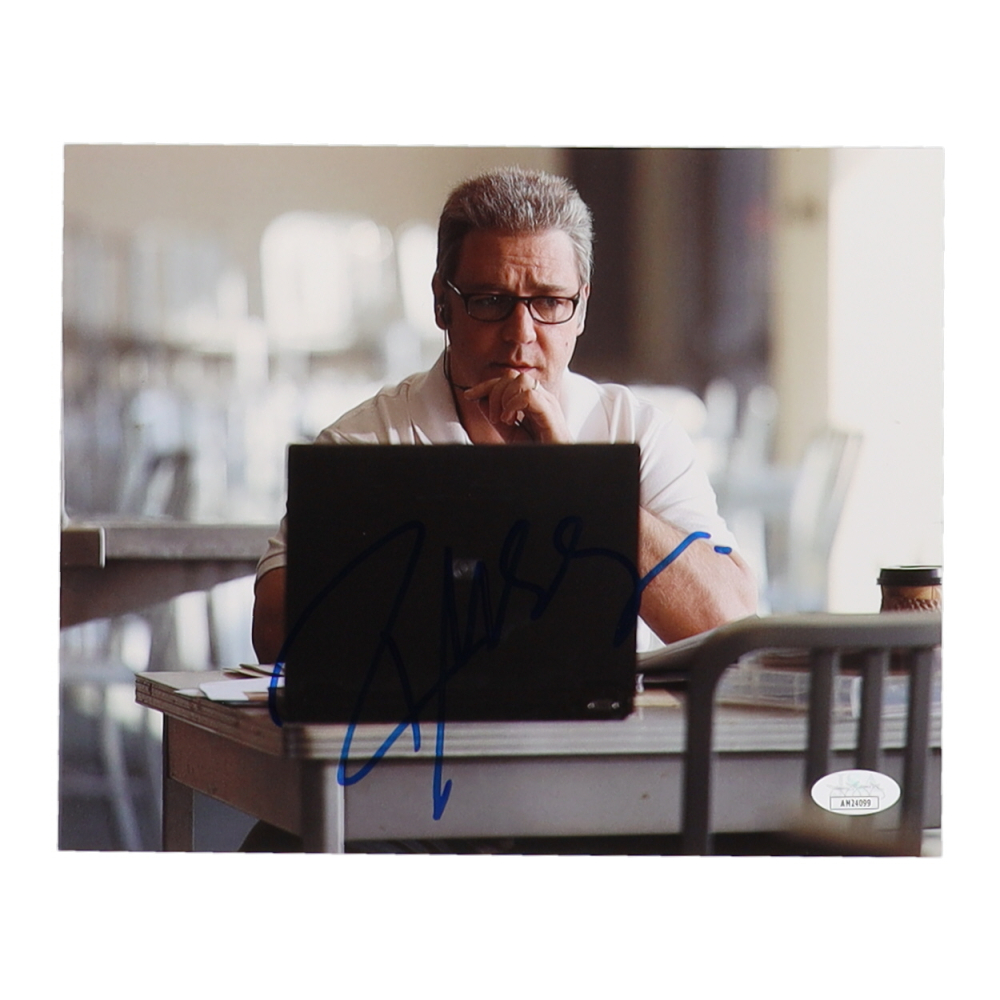 Russell Crowe Signed 8x10 Photo (JSA) | Pristine Auction