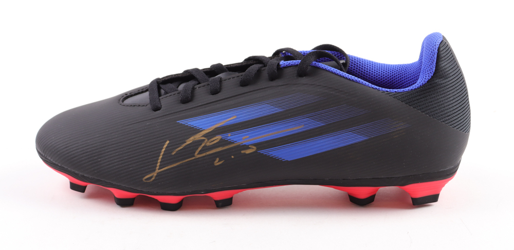 Lionel Messi Signed Adidas Soccer Cleat (Beckett) | Pristine Auction