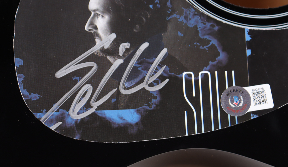 Eric Church Signed 39" Acoustic Guitar (Beckett) | Pristine Auction