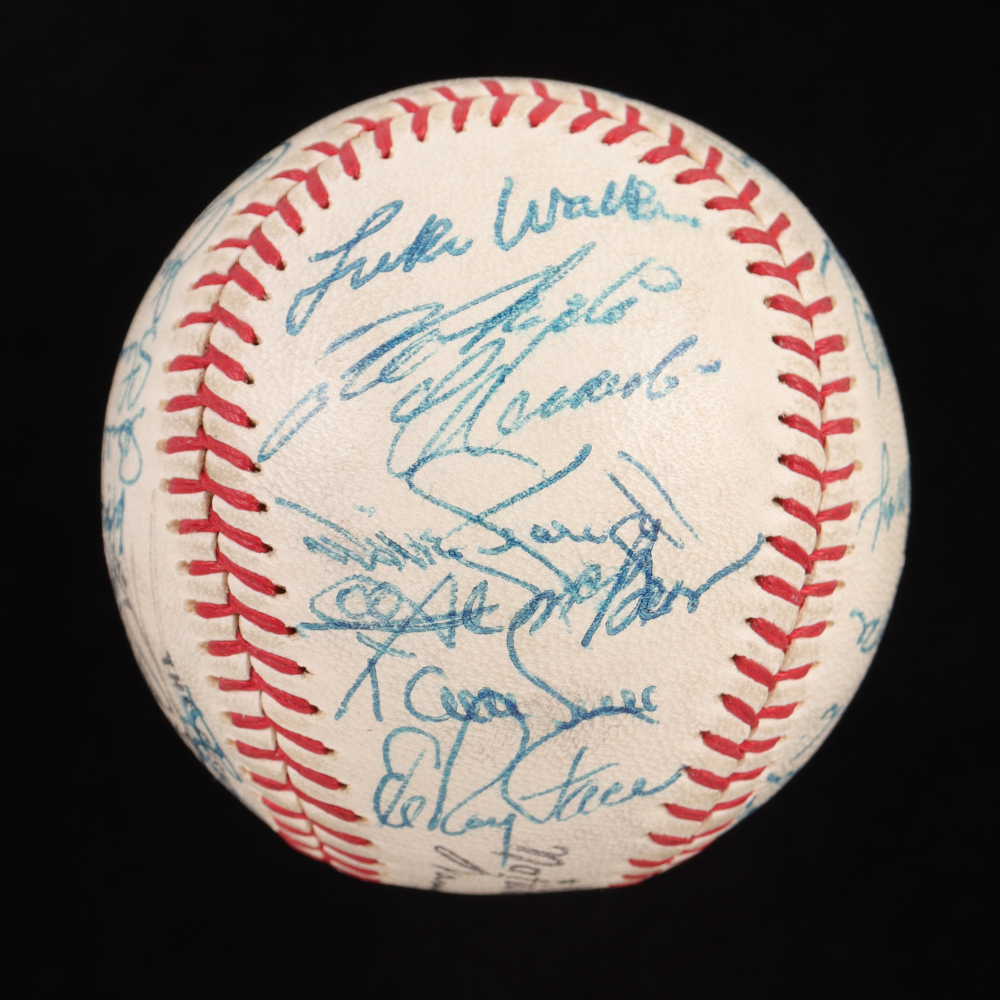 Roberto Clemente Boldly Signed 1968 Pittsburgh Pirates ONL Baseball ...