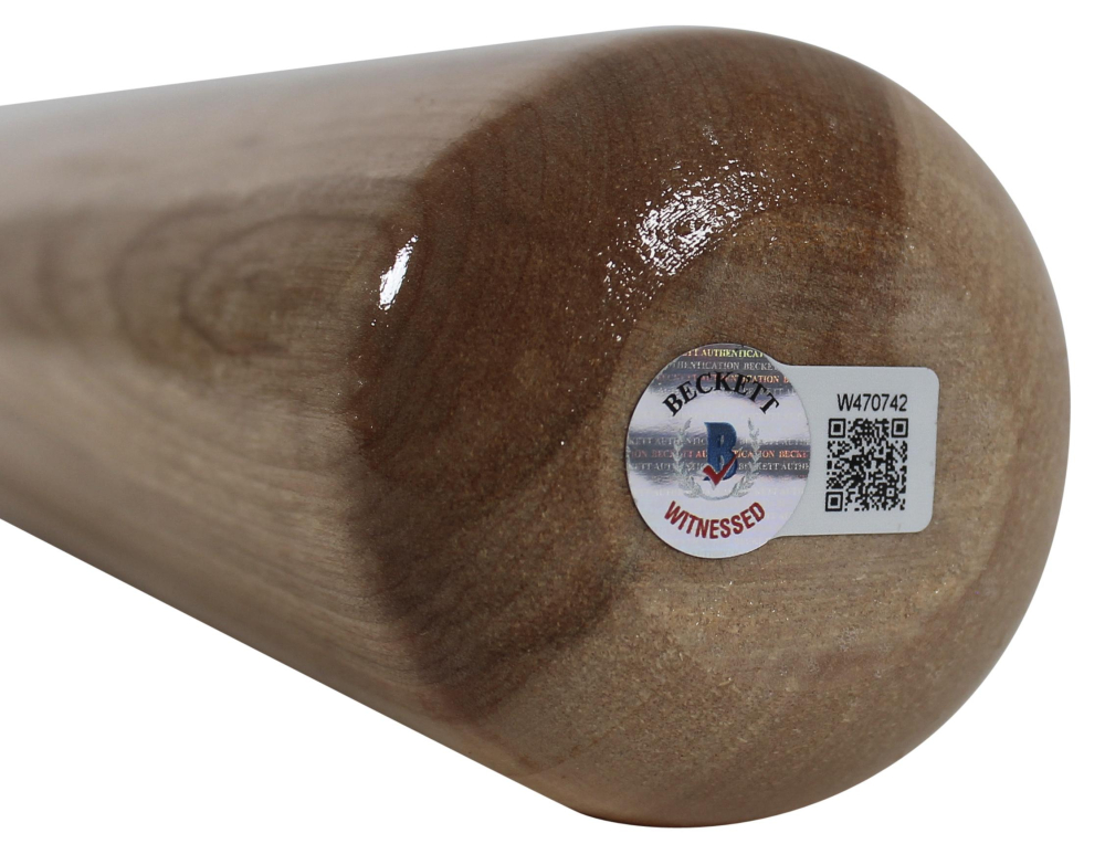 Ronald Acuna Jr. Signed Rawlings Bat (Beckett) | Pristine Auction