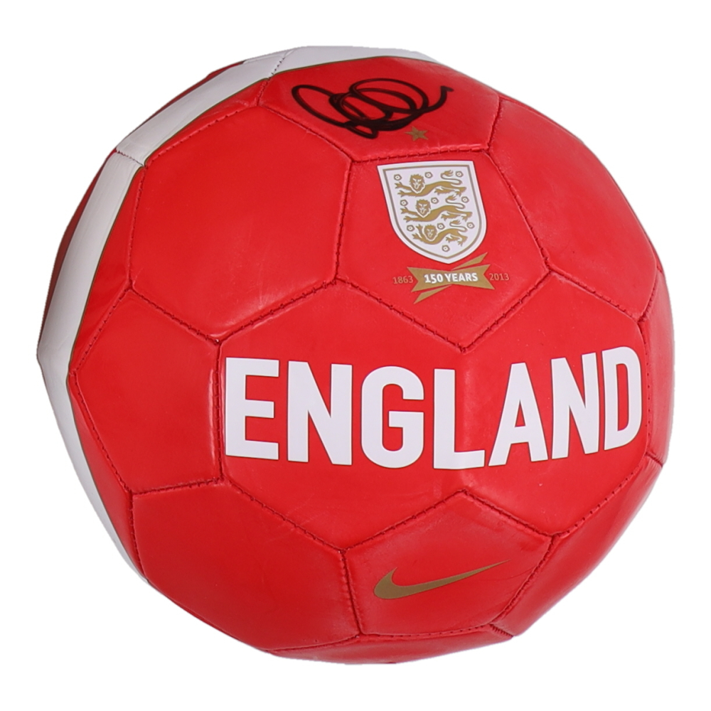 David Beckham England Logo Signed Soccer Ball (PSA) | Pristine Auction