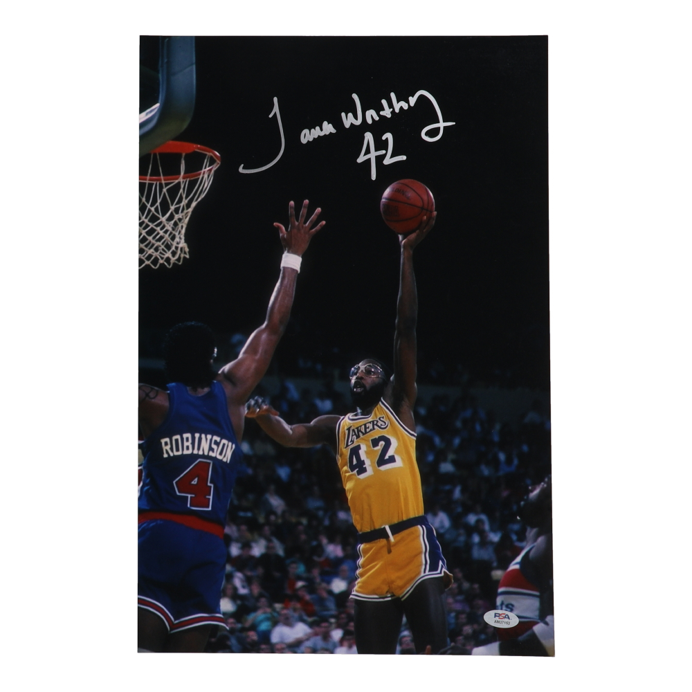 James Worthy Signed Lakers 11x17 Photo (Beckett) | Pristine Auction