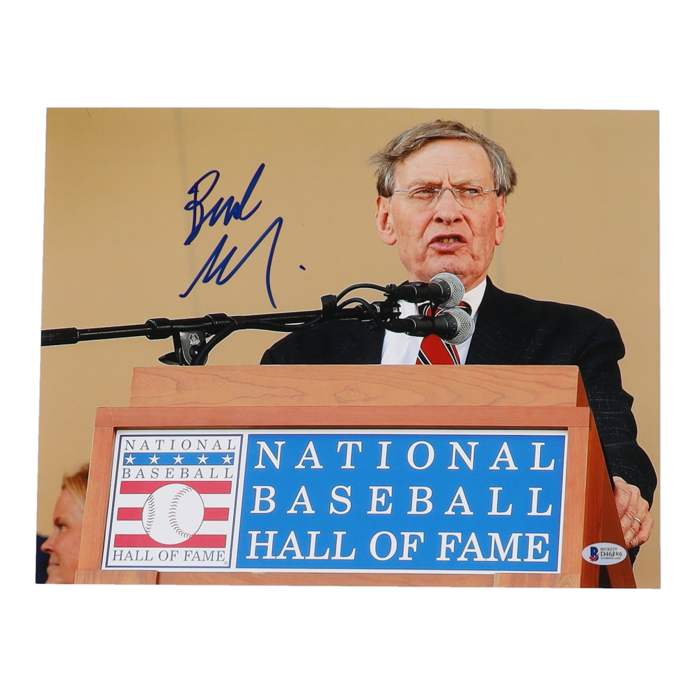 Bud Selig Signed 11x14 Photo (Beckett) | Pristine Auction
