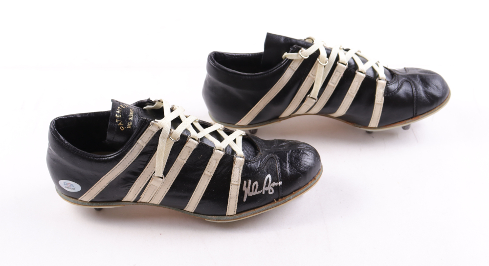 Nolan Ryan Signed Pair of Vintage Baseball Cleats (PSA) | Pristine Auction
