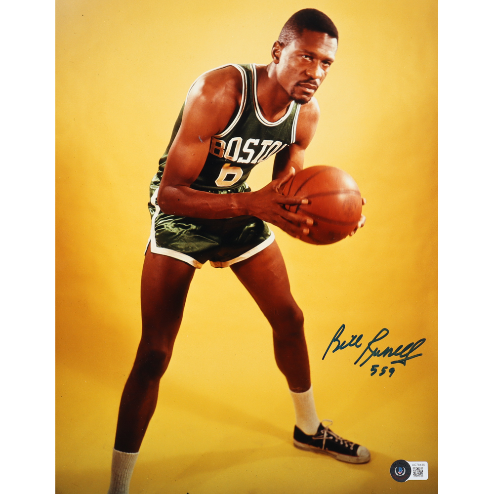 Bill Russell Signed 11x14 Photo (Beckett) | Pristine Auction