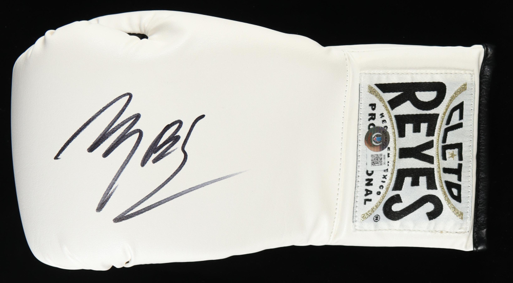Michael B. Jordan Signed Cleto Reyes Boxing Glove (Beckett) | Pristine ...