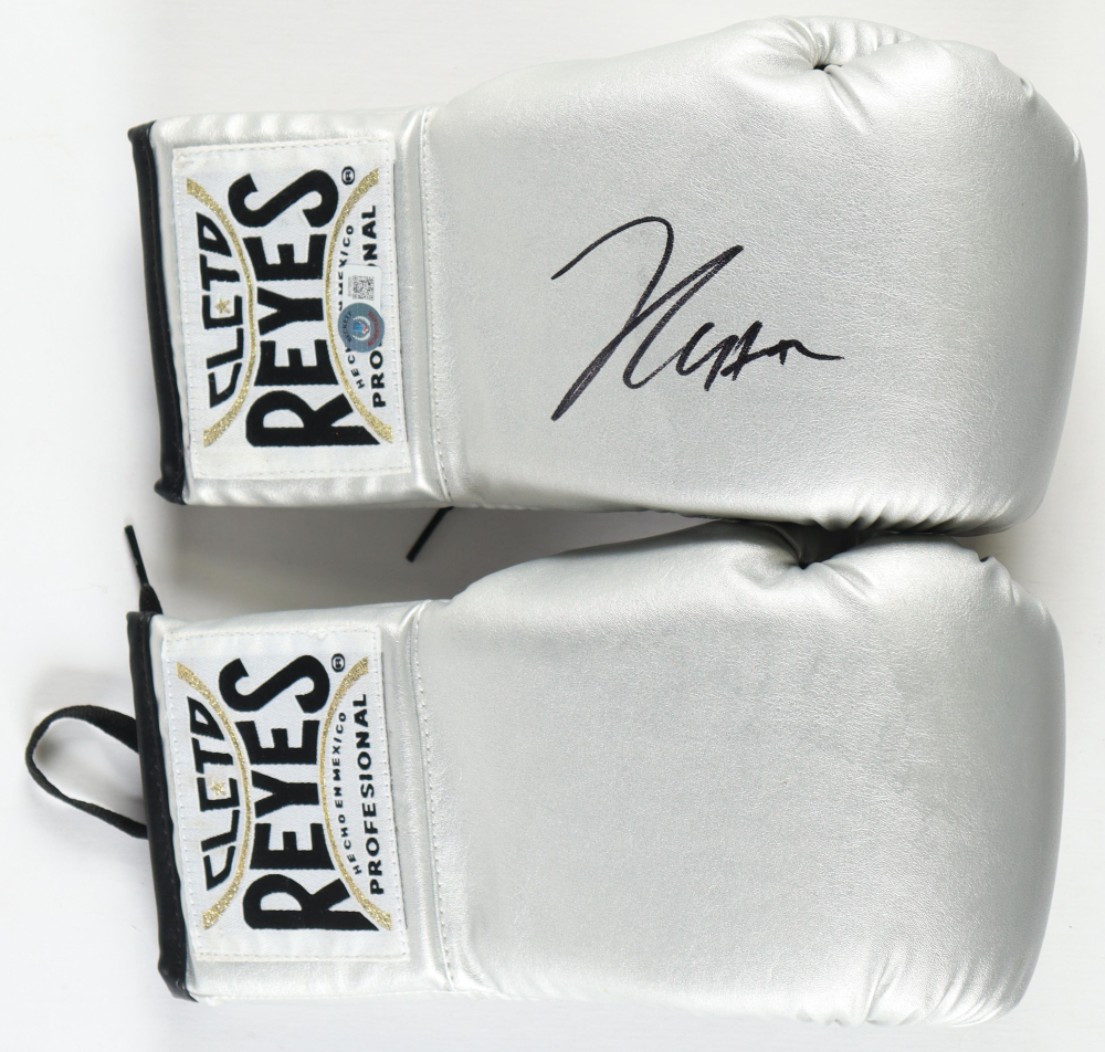 Julio Cesar Chavez Signed Cleto Reyes Metallic Silver Boxing Glove Set ...