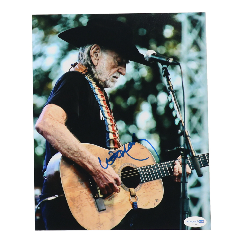 Willie Nelson Signed 8x10 Photo (ACOA) | Pristine Auction