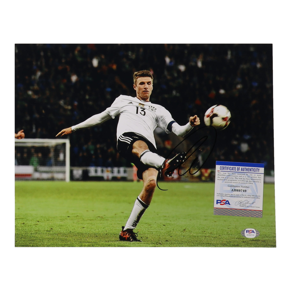 Thomas Mueller Signed Team Germany 11x14 Photo (PSA) | Pristine Auction