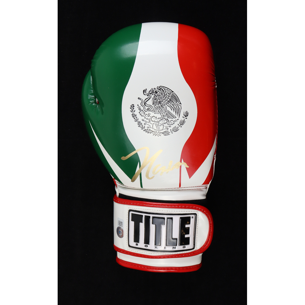 Julio Cesar Chavez Signed Title Mexico National Boxing Glove (Beckett ...