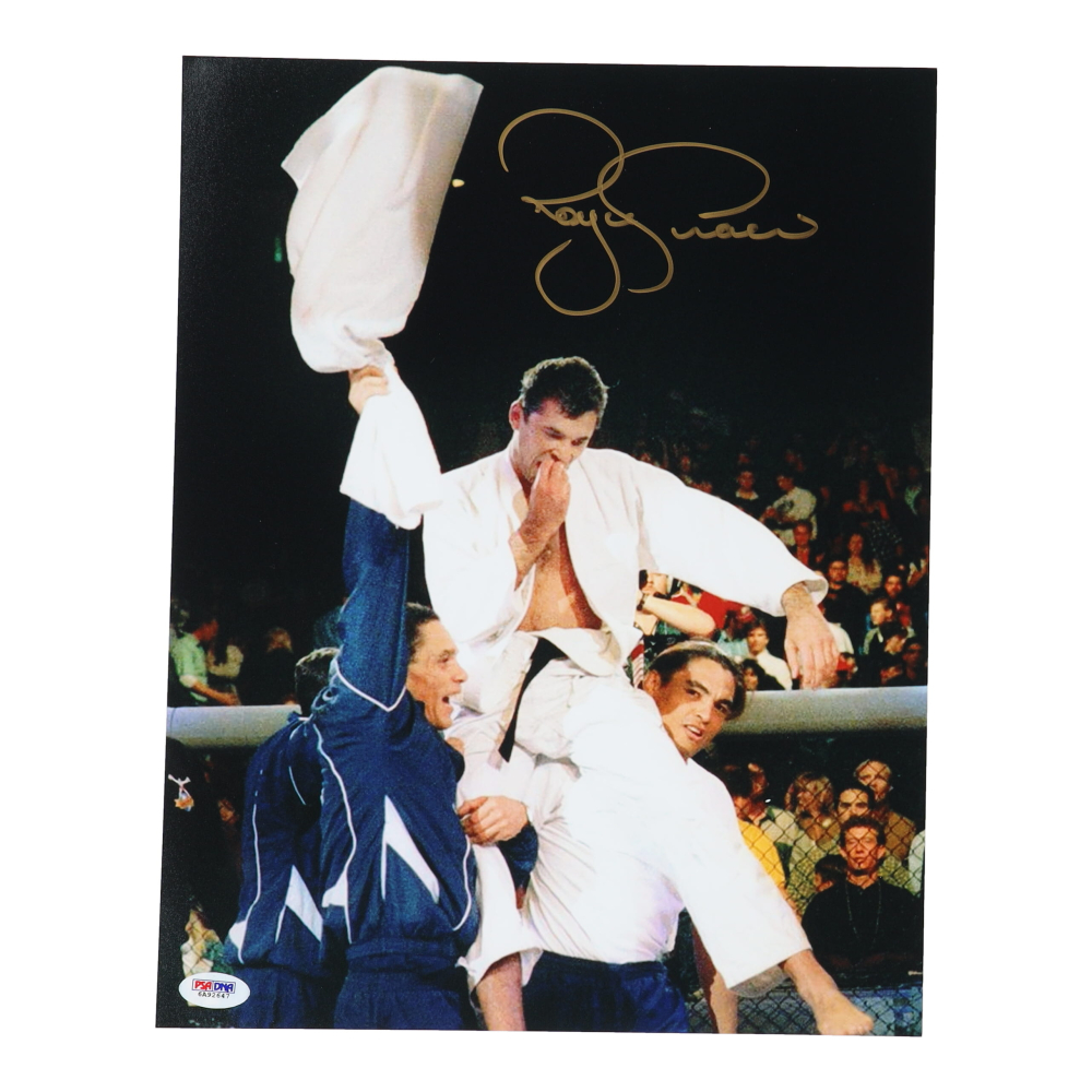 Royce Gracie Signed UFC 11x14 Photo (PSA) | Pristine Auction