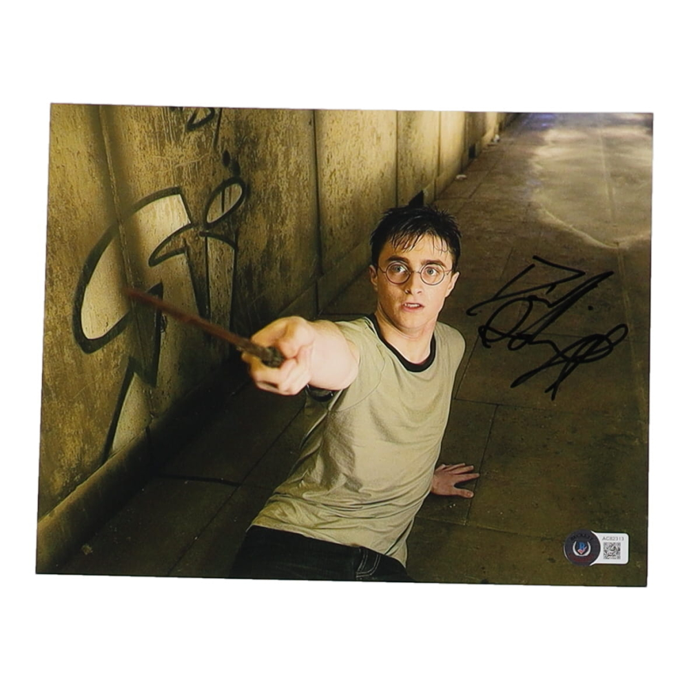 Daniel Radcliffe Signed "Harry Potter" 8x10 Photo (Beckett) | Pristine ...