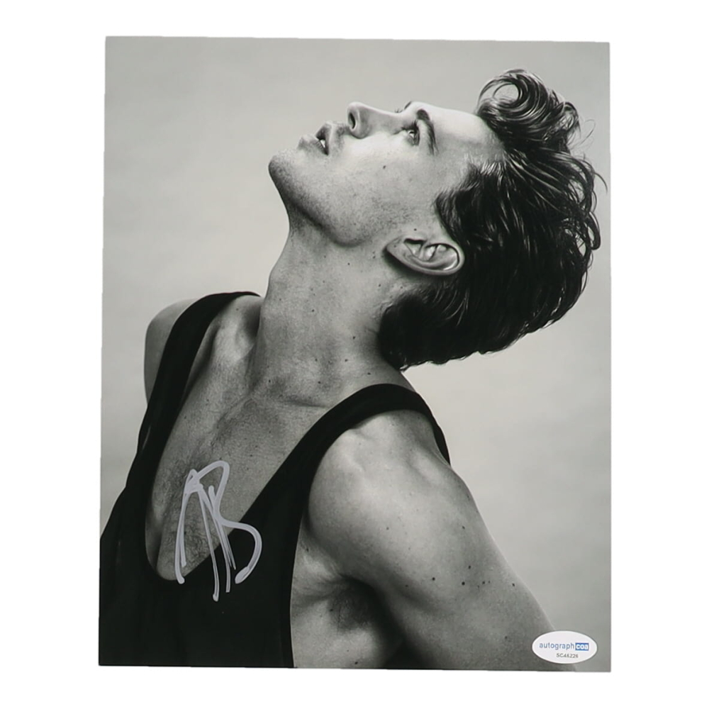 Austin Butler Signed 8x10 Photo (ACOA) | Pristine Auction