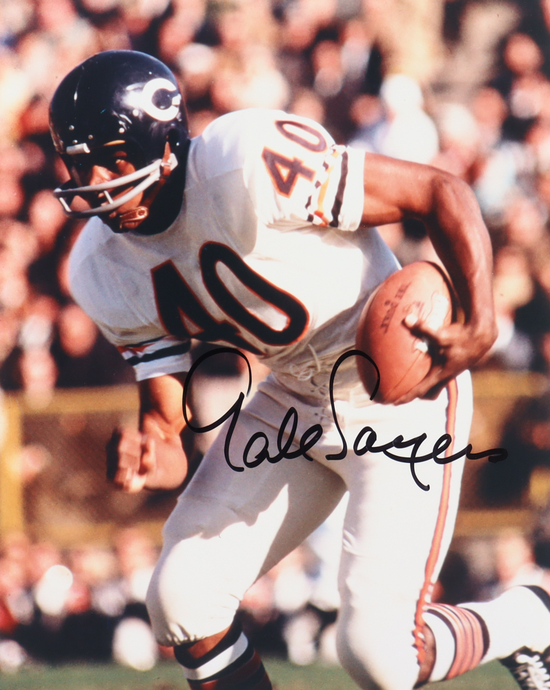 Gale Sayers Signed Bears 8x10 Photo (Beckett) | Pristine Auction