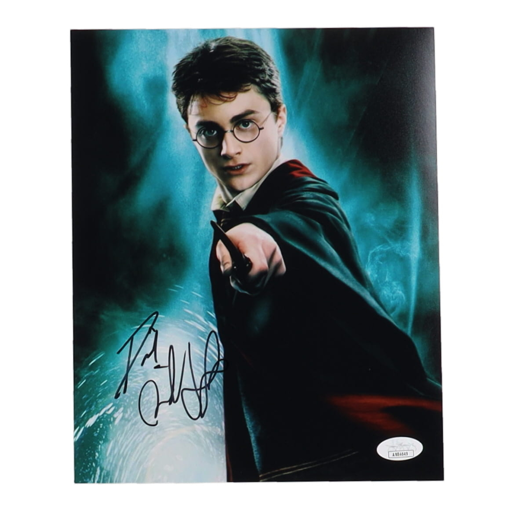 Daniel Radcliffe Signed "Harry Potter" 8x10 Photo (JSA) | Pristine Auction