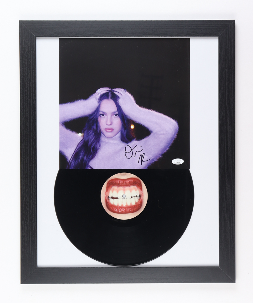 Olivia Rodrigo Signed "GUTS" Custom Framed Record Album Sleeve Display ...