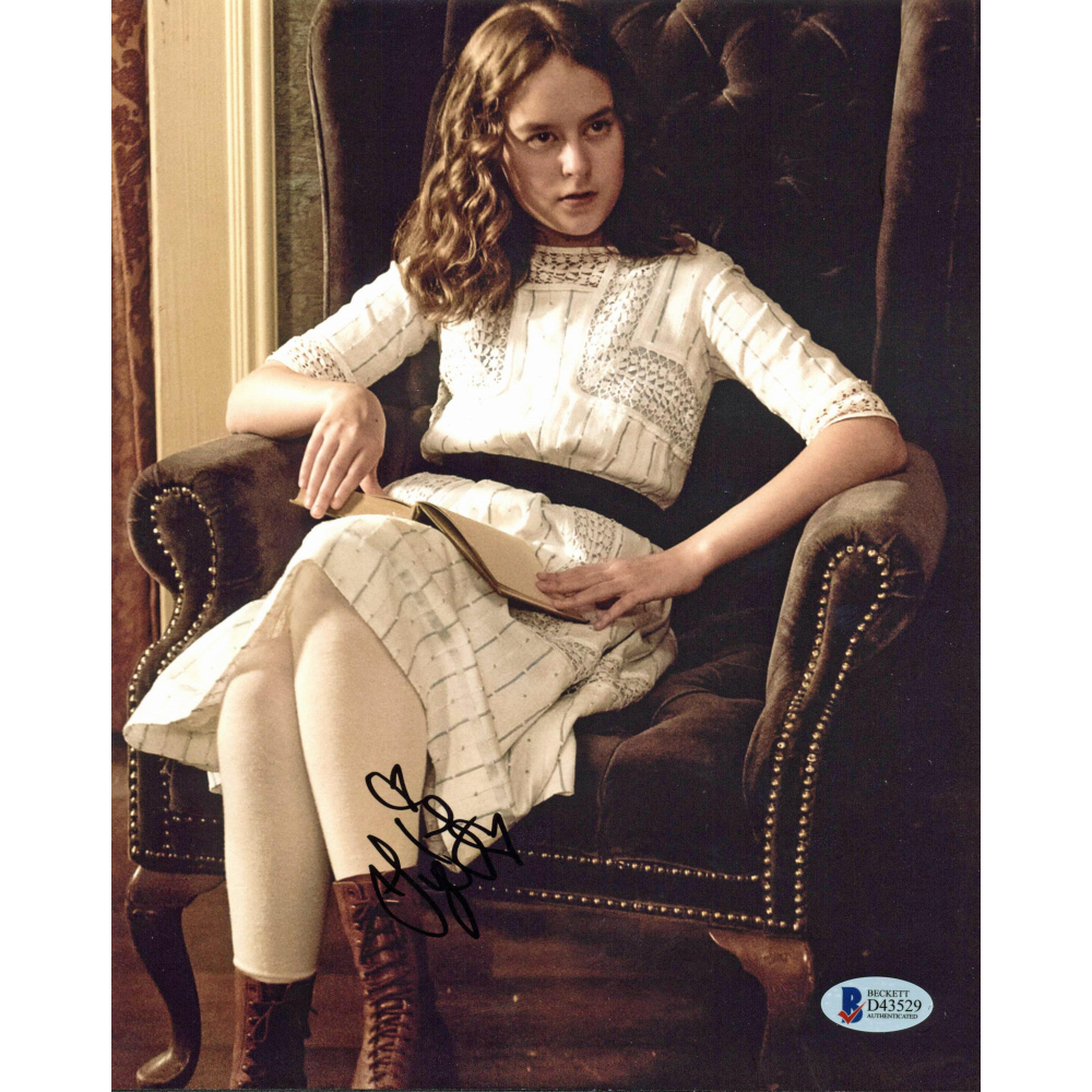 Sydney Lucas Signed "The Son" 8x10 Photo (Beckett) | Pristine Auction