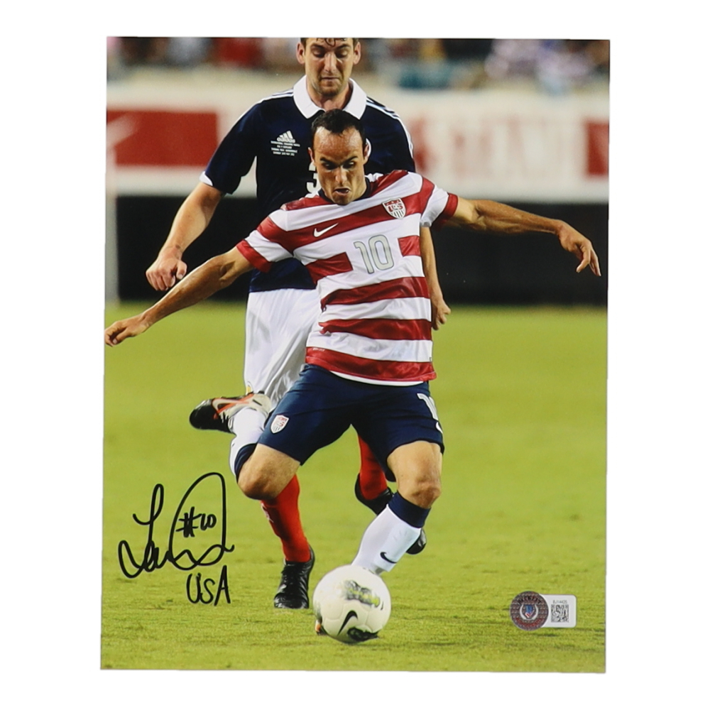 Landon Donovan Signed Team USA 8x10 Photo Inscribed "USA" (Beckett ...