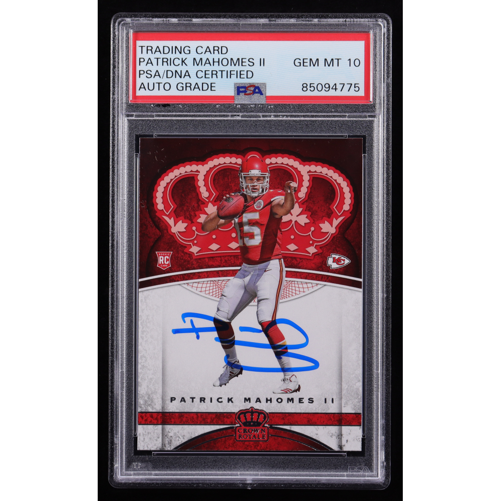 Patrick Mahomes II Signed 2017 Crown Royale #84 RC (PSA | Autograph ...