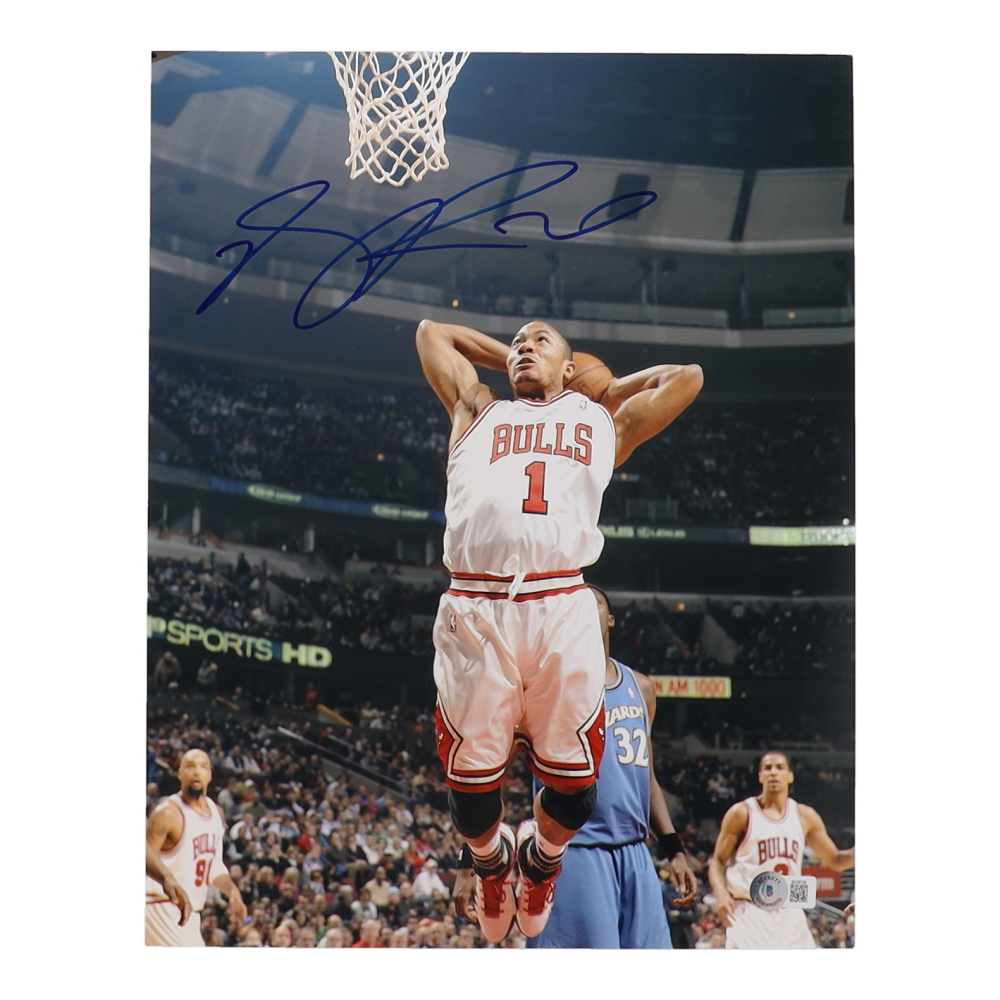Derrick Rose Signed Bulls 11x14 Photo (Beckett) | Pristine Auction