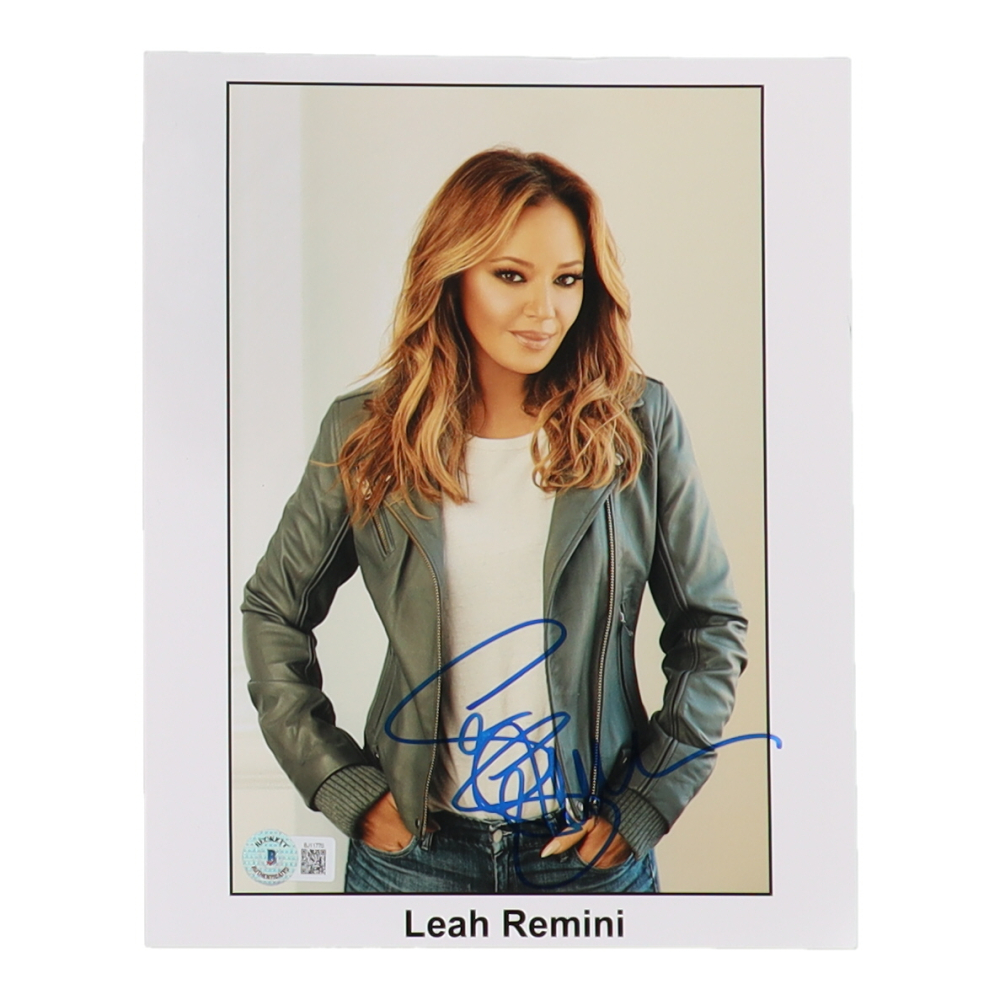 Leah Remini Signed 8x10 Photo (Beckett) | Pristine Auction