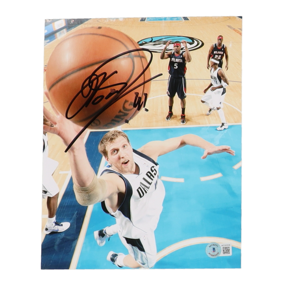 Dirk Nowitzki Signed Mavericks 8x10 Photo (Beckett) | Pristine Auction