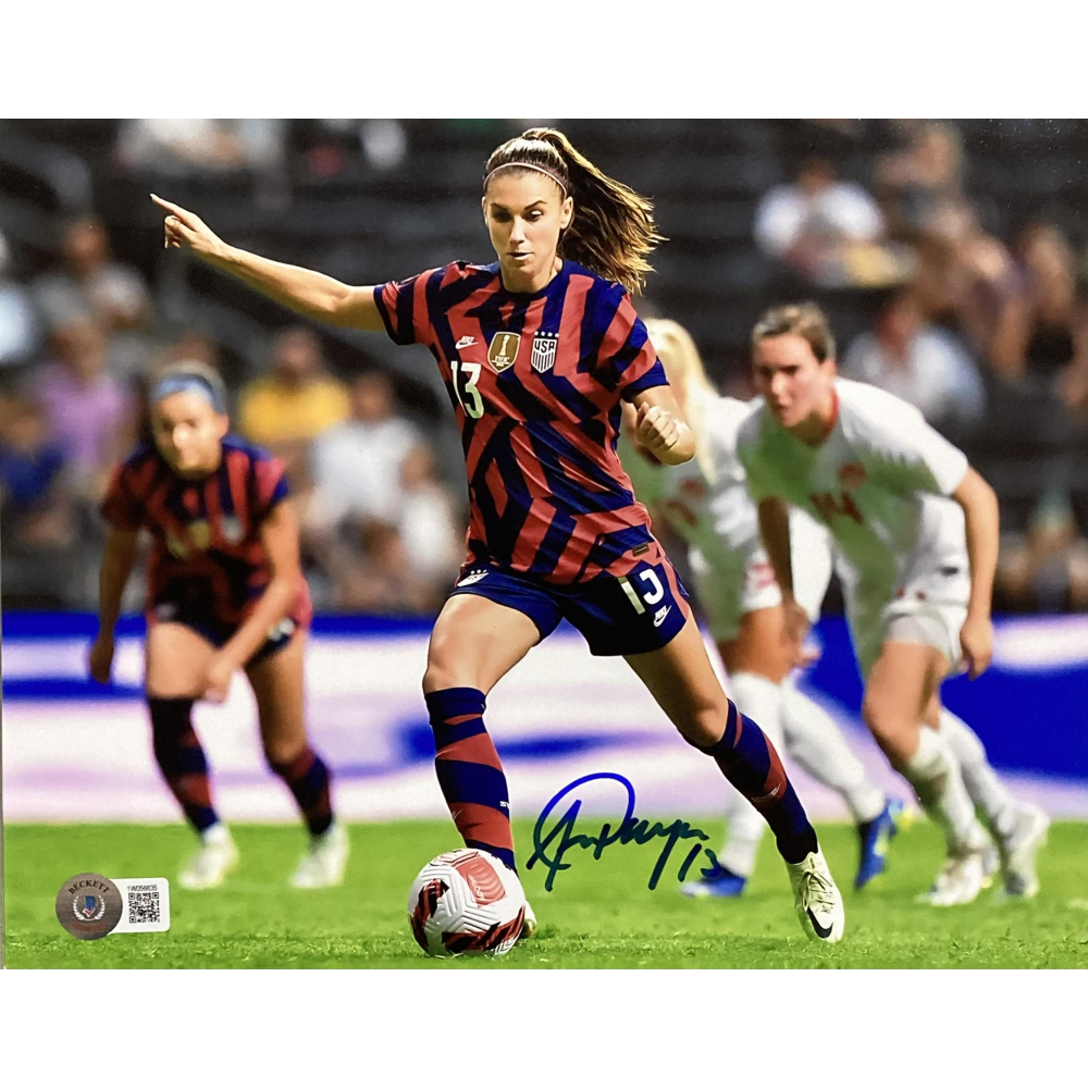 Alex Morgan Signed Team USA 8x10 Photo (Beckett) | Pristine Auction