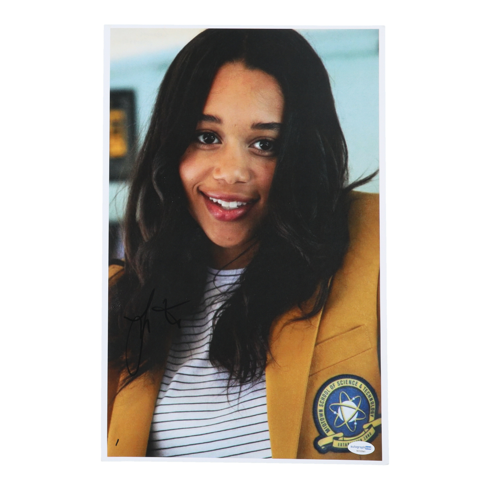 Laura Harrier Signed "Spider-Man: Homecoming" 11x17 Photo (ACOA) | Pristine Auction
