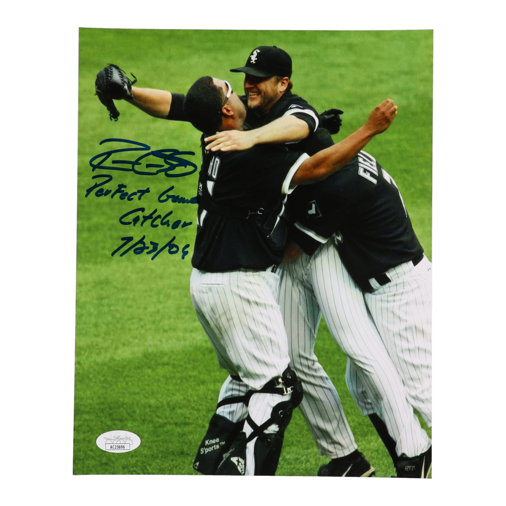 Ramon Castro Signed White Sox 8x10 Photo Inscribed "Perfect Game ...