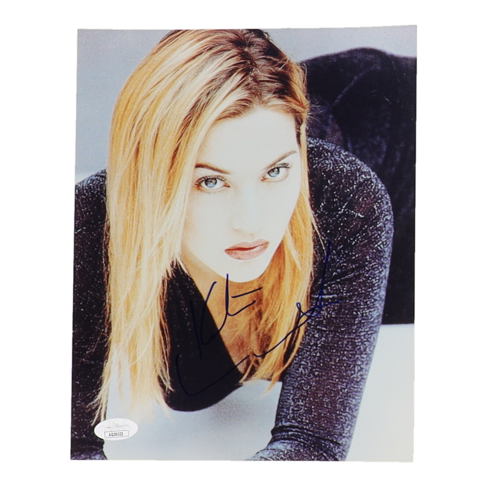 Kate Winslet Signed 8x10 Photo (JSA) | Pristine Auction