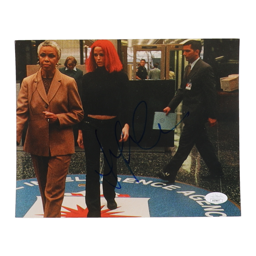 Jennifer Garner Signed "Alias" 8x10 Photo (JSA) | Pristine Auction