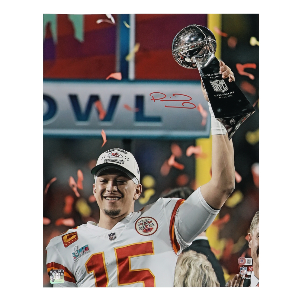 Patrick Mahomes Signed Chiefs 16x20 Photo (Beckett) | Pristine Auction