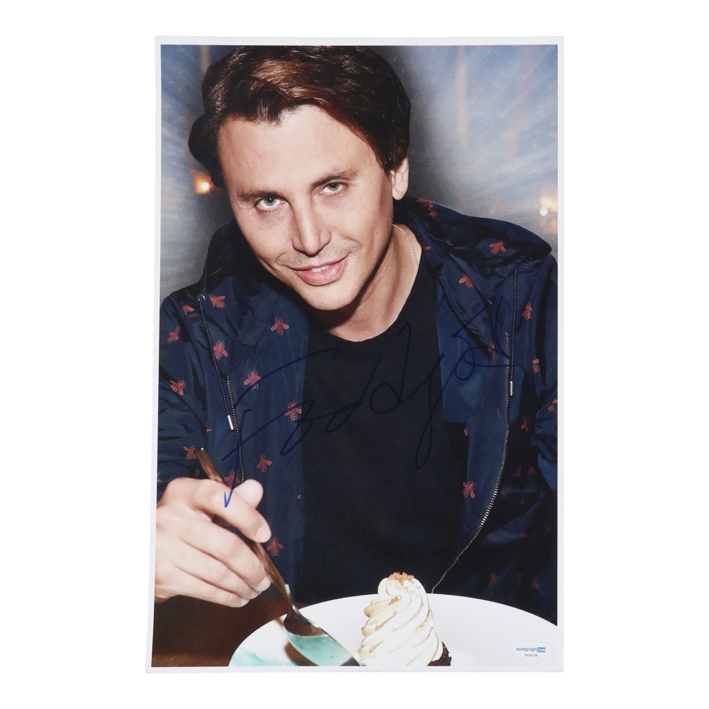 Jonathan Cheban Signed 11x17 Photo (ACOA) | Pristine Auction