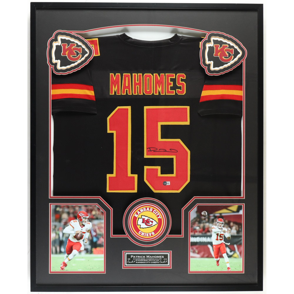 Patrick Mahomes Signed Chiefs Custom Framed Jersey (Beckett) | Pristine ...