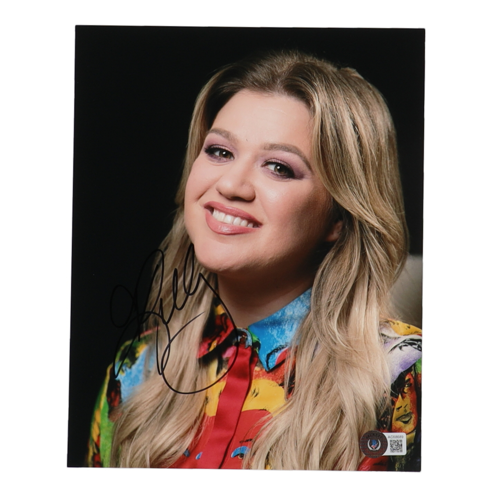 Kelly Clarkson Signed 8x10 Photo (Beckett) | Pristine Auction