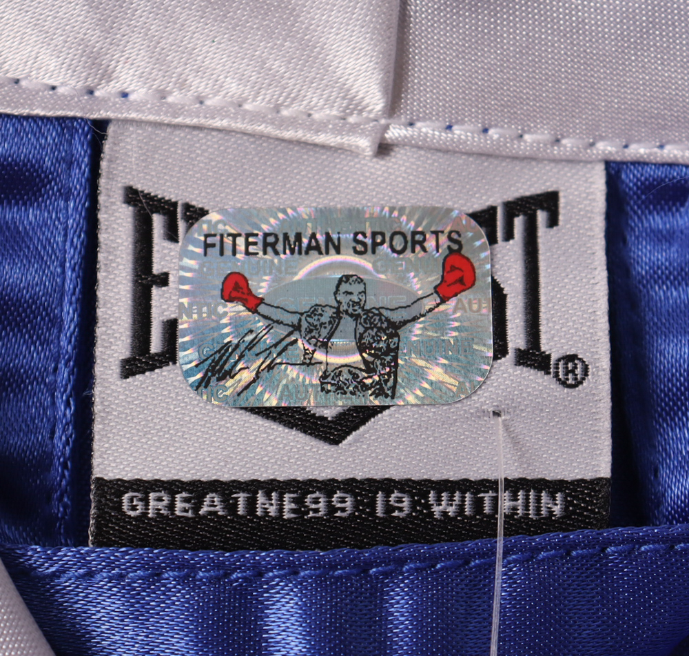 Mike Tyson Signed Everlast Boxing Robe (Tyson) | Pristine Auction