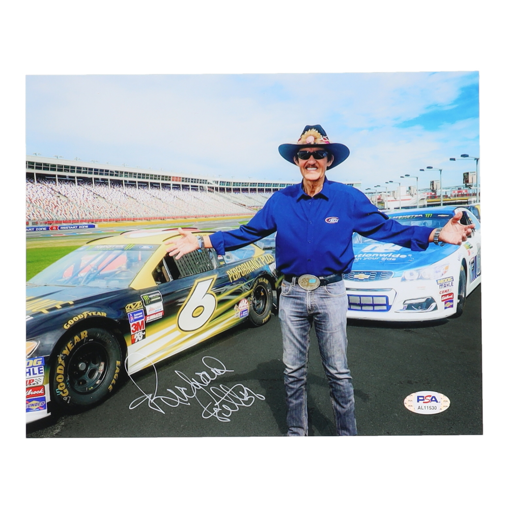Richard Petty Signed NASCAR 8x10 Photo (PSA) | Pristine Auction