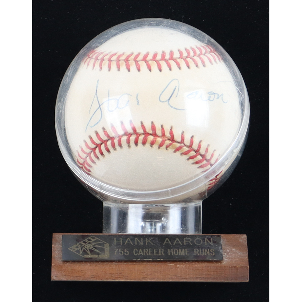 Hank Aaron Signed ONL Baseball With Display Case (Beckett) | Pristine ...